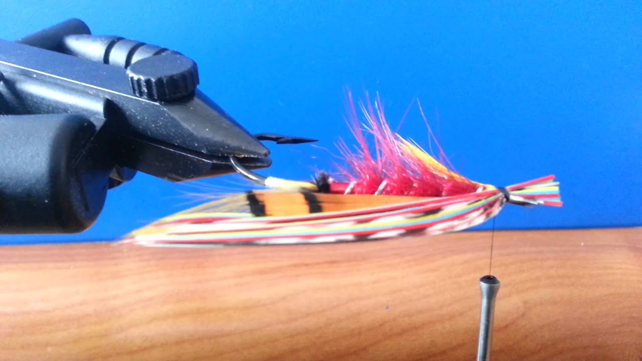 Kate - classic salmon fly (body and wings) - YouTube