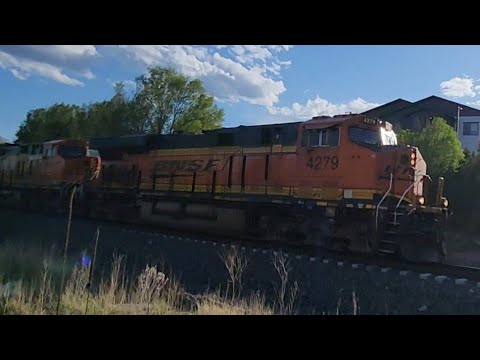 BNSF 4279 Leads a Northbound H-KCKDEN With one Dash 9 DP Unit - YouTube