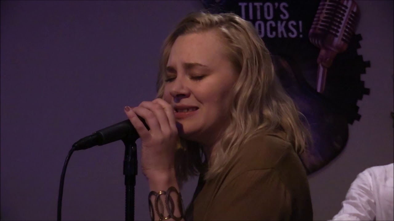 Tabitha Graves@The Bourbon Bar at 501 Prime-This Masquerade - YouTube