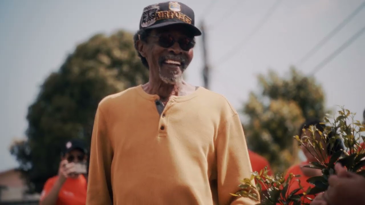 Giving Back to our Communities Through Team Depot | The Home Depot ...