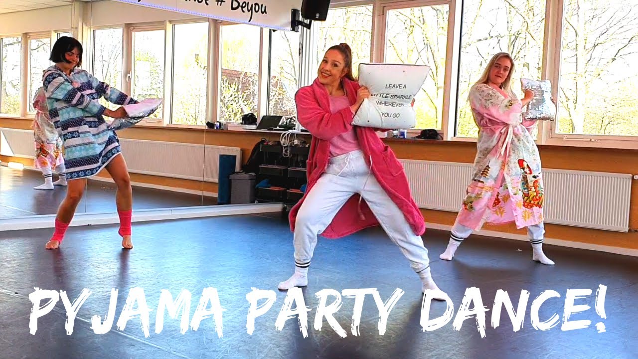 PYJAMA PARTY DANCE! DANS MEE! | WALK TO THE MOON-SHUT UP AND DANCE ...