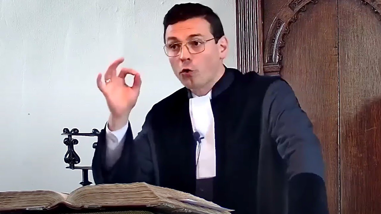 Professor Op 't Hof die zei: "Ik zou liever vandaag dan morgen weer ...