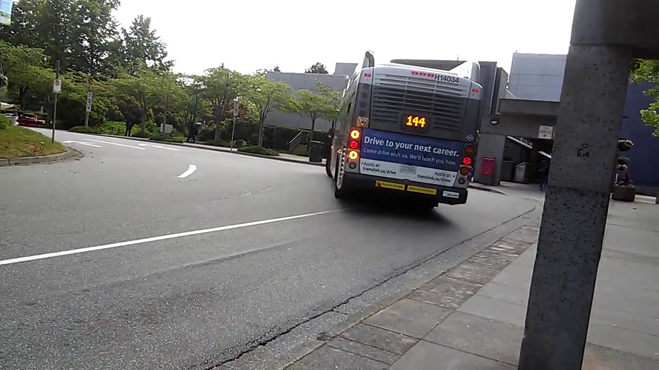 Translink 2014 Newflyer Xn40 onroute 110 city hall - YouTube