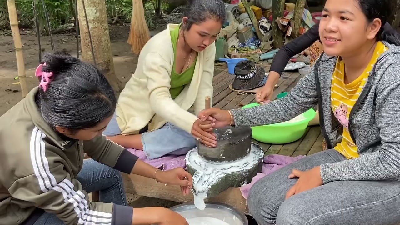 Num Krok Coconut Pancakes Made From Rice Flour And Coconut ...