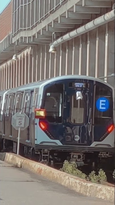 R211(E) Subway Train @ Pitkin Train Yard #shorts - YouTube