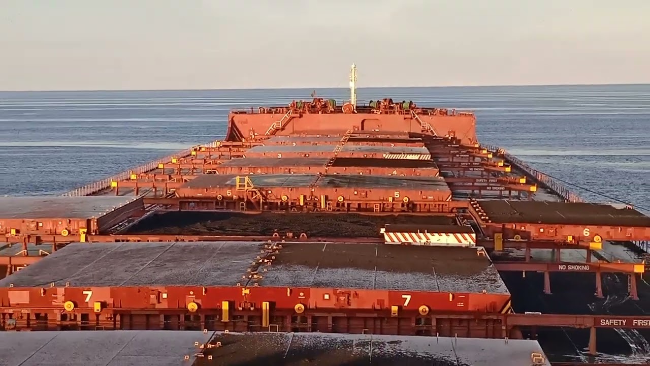 Loading COAL cargo - YouTube