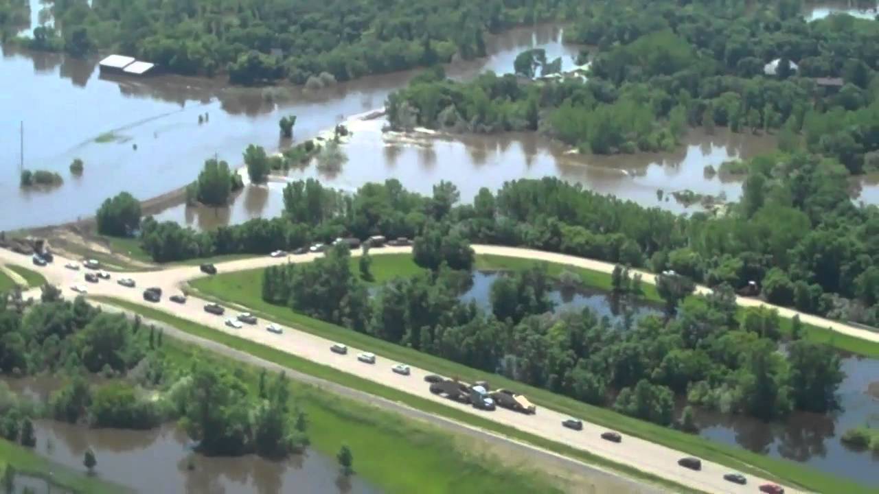 Extended Aerial Tour of Minot, ND's flooding - YouTube