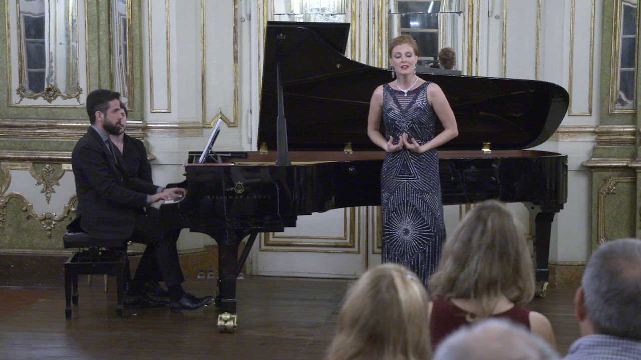 Wallis Giunta no Palácio Nacional de Queluz - YouTube