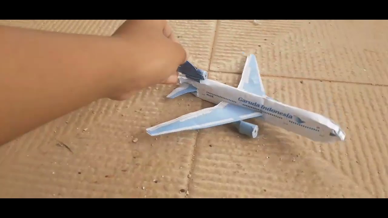 garuda indonesia flight 865 crash - YouTube