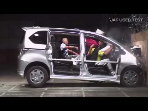 Honda Freed Crash Test Simulation not using seatbelt