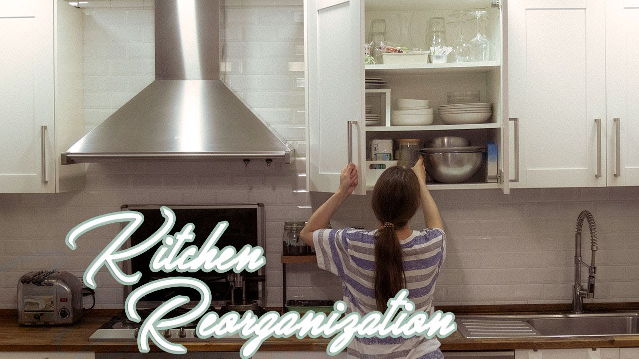 Cleaning and reorganizing my kitchen | Vlog | SUBS - YouTube