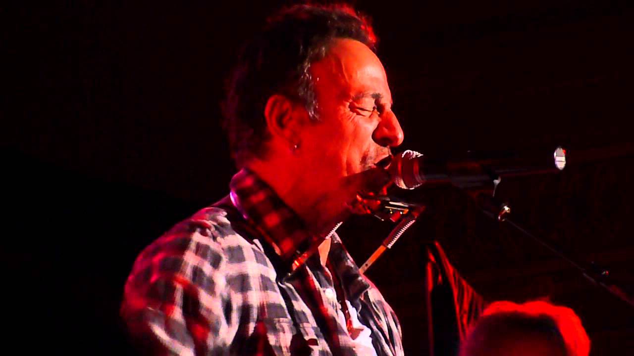 Bruce Springsteen w/Joe Grushecky - Racing In The Street - YouTube