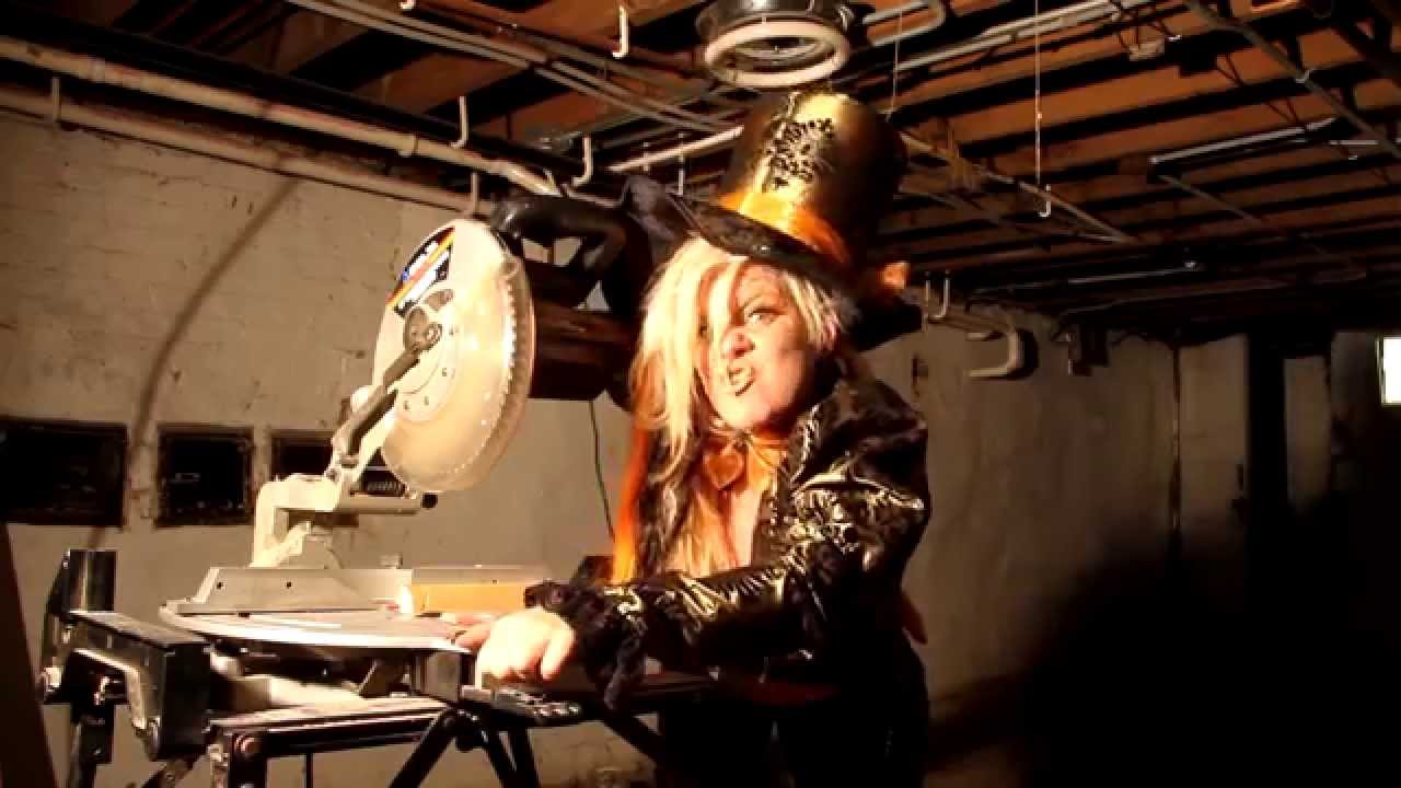 J. Irja - PSYCHO (Official Video) - YouTube