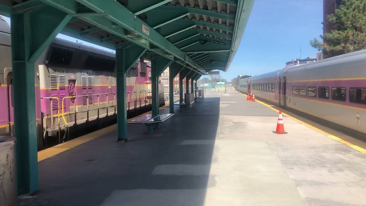 Two MBTA Commuter Rail Trains @ Lynn Station - YouTube