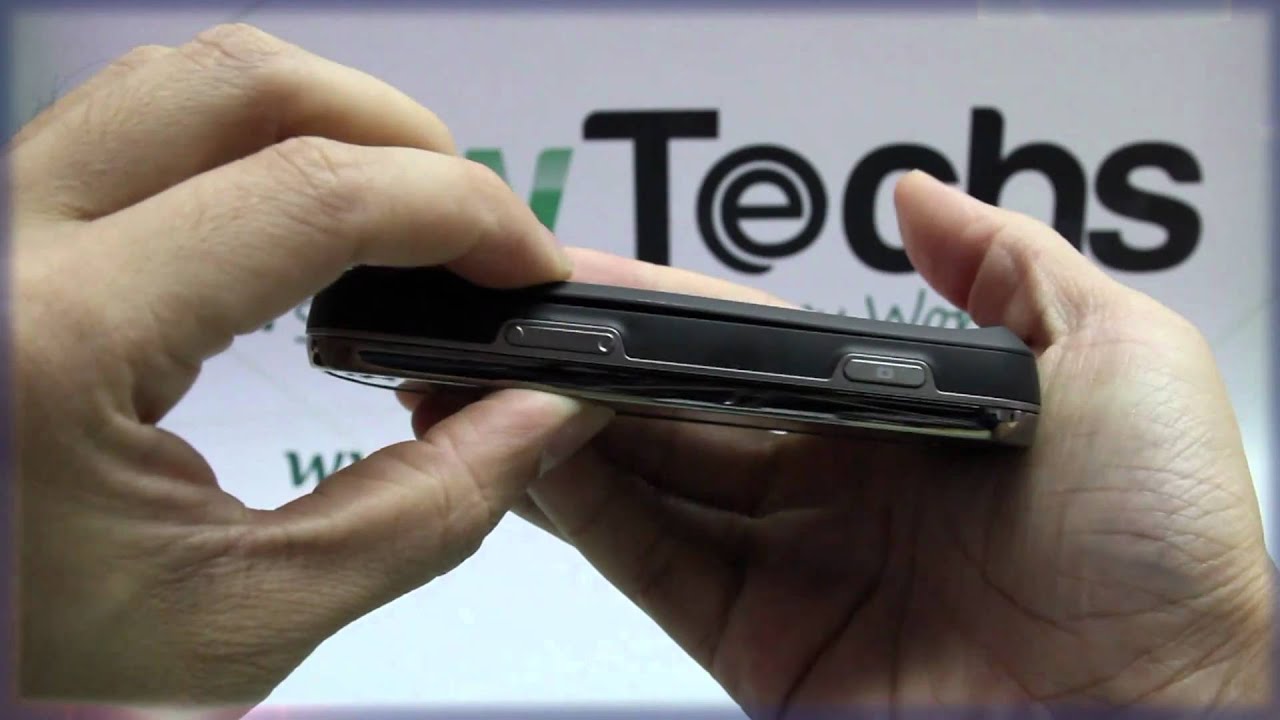 Nokia N97: Taking Off and Attaching the Back Cover - YouTube