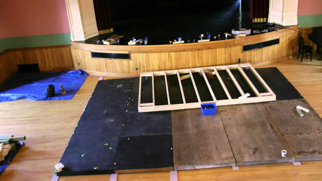 Noises Off Set Build Day 1 in 2.5 Minutes - YouTube