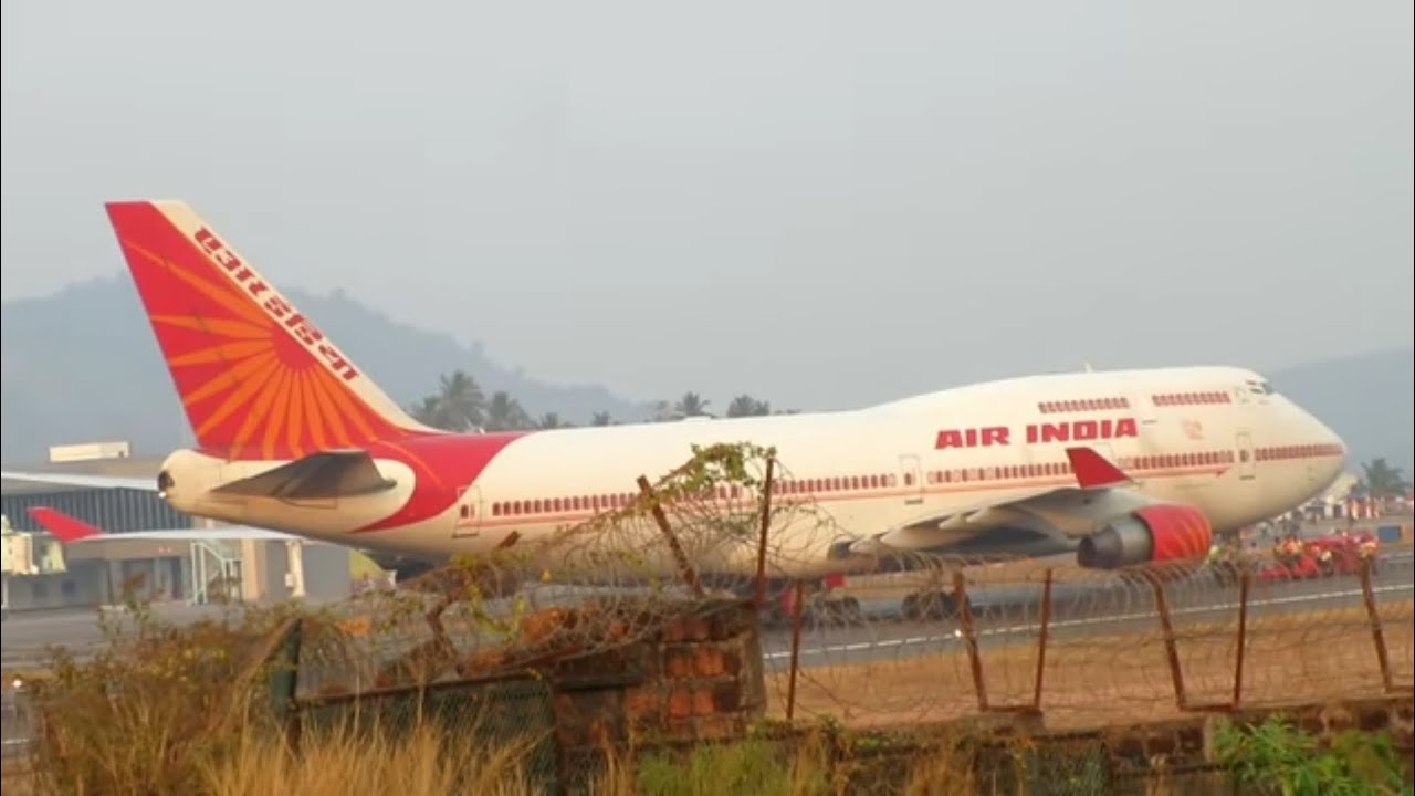 Air India Jumbo Boeing 747-400 Landing at Calicut Airport Beautiful ...