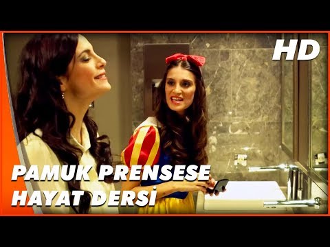 Nil, Pamuk Prenses'e Sataşıyor | Herkes Mi Aldatır? Türk Komedi Filmi