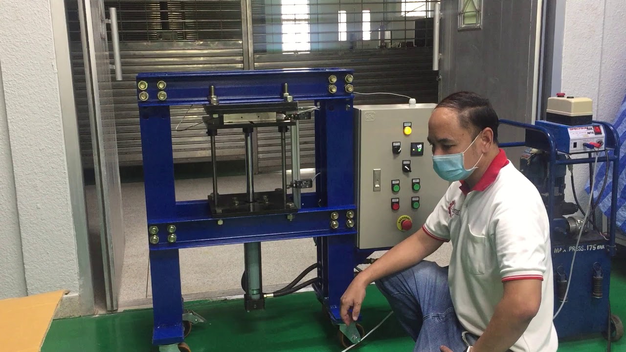 Forming Machine of Biodegradable Food Packaging from Natural material ...