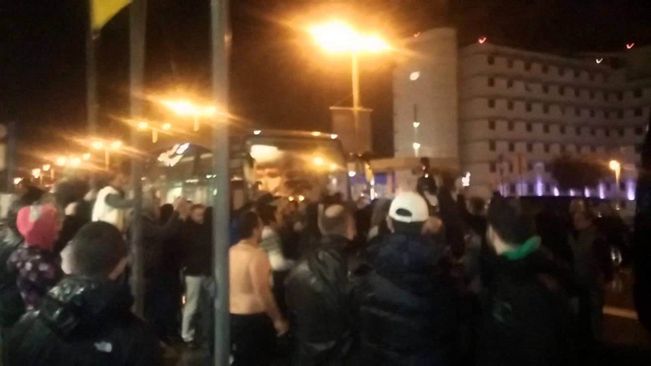 Ολυμπιακος-ΠΑΟΚ 1-2 αεροδρόμιο Ελ. Βενιζελος Αθήν - YouTube