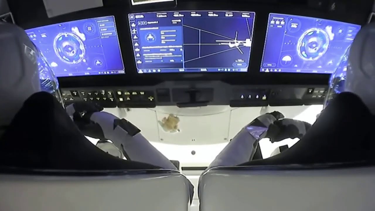 SpaceX Crew 1 Dragon docking to the ISS - YouTube