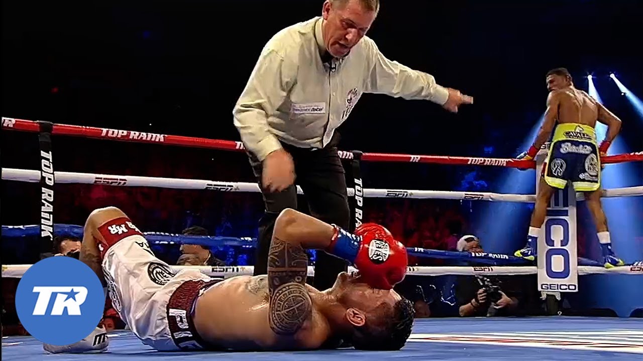 MIguel Berchelt vs Mickey Roman | FREE FIGHT - YouTube