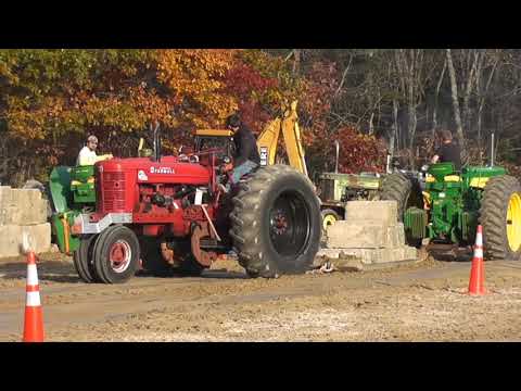 2017 Padula Brothers Tractor Pull ( Still More Pulling ) - YouTube
