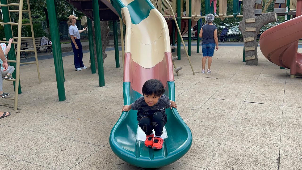 Tommy Flynn Playground at Eglinton Park - YouTube