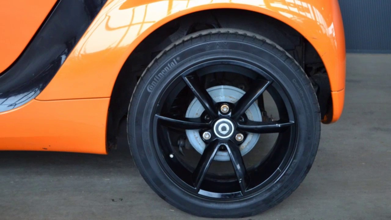 Smart Fortwo coupé 1.0 MHD NIGHTORANGE Airco Leer Navigatie Pan - YouTube