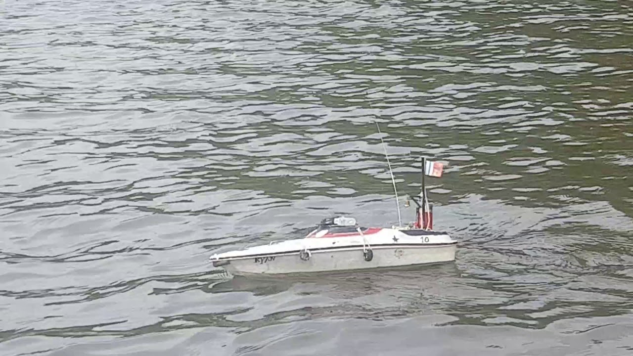 Driving my old RC boat. | numpty pootis 8012 - YouTube