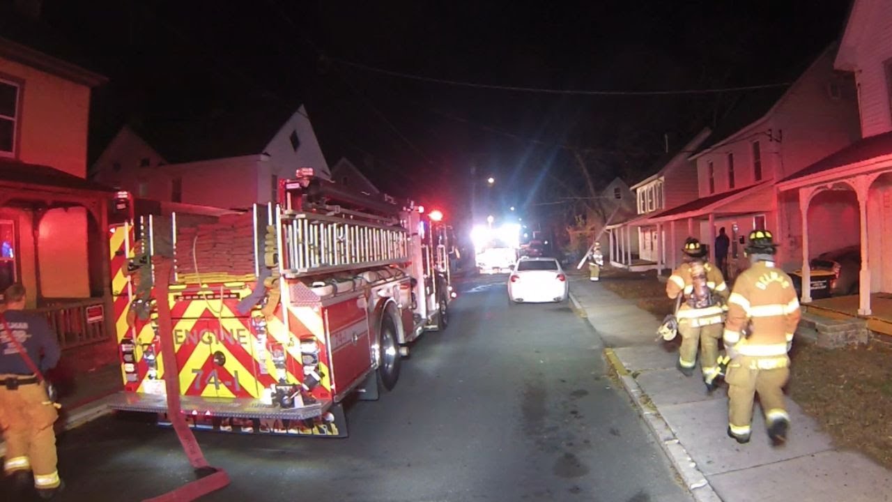 Engine and Rescue to house fire - YouTube