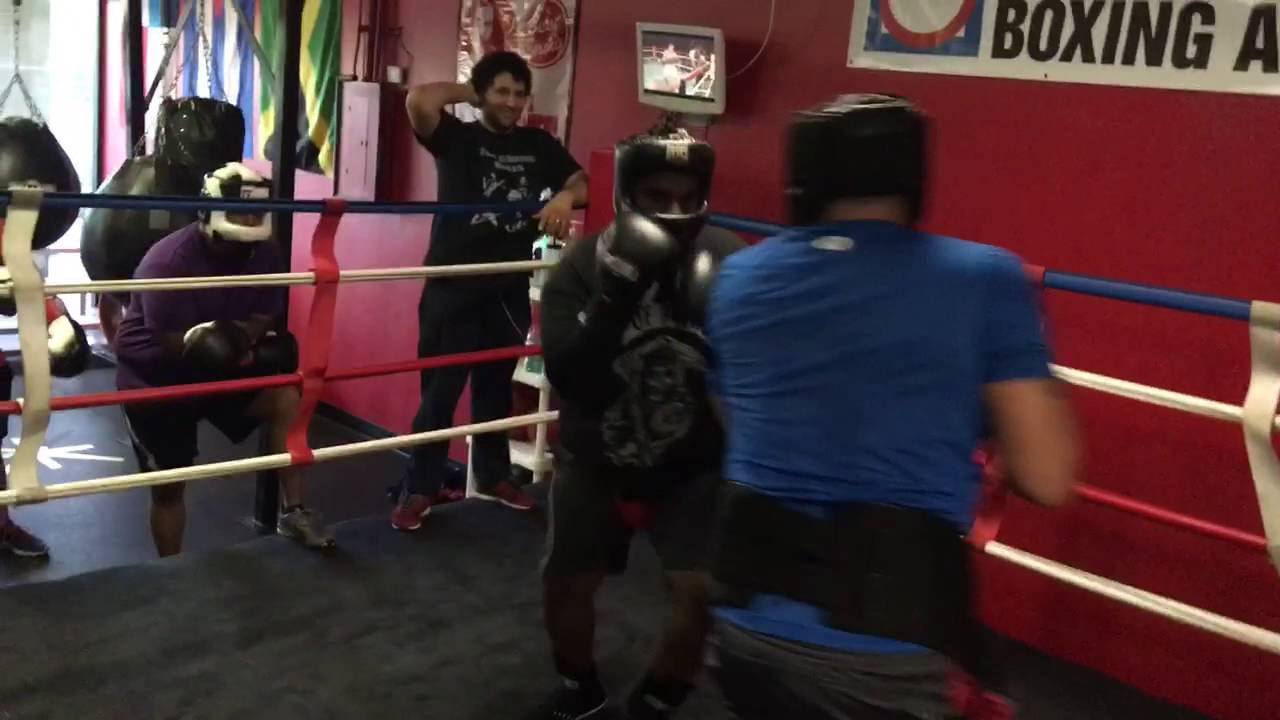 Squared circle boxing sparring round 2 - YouTube