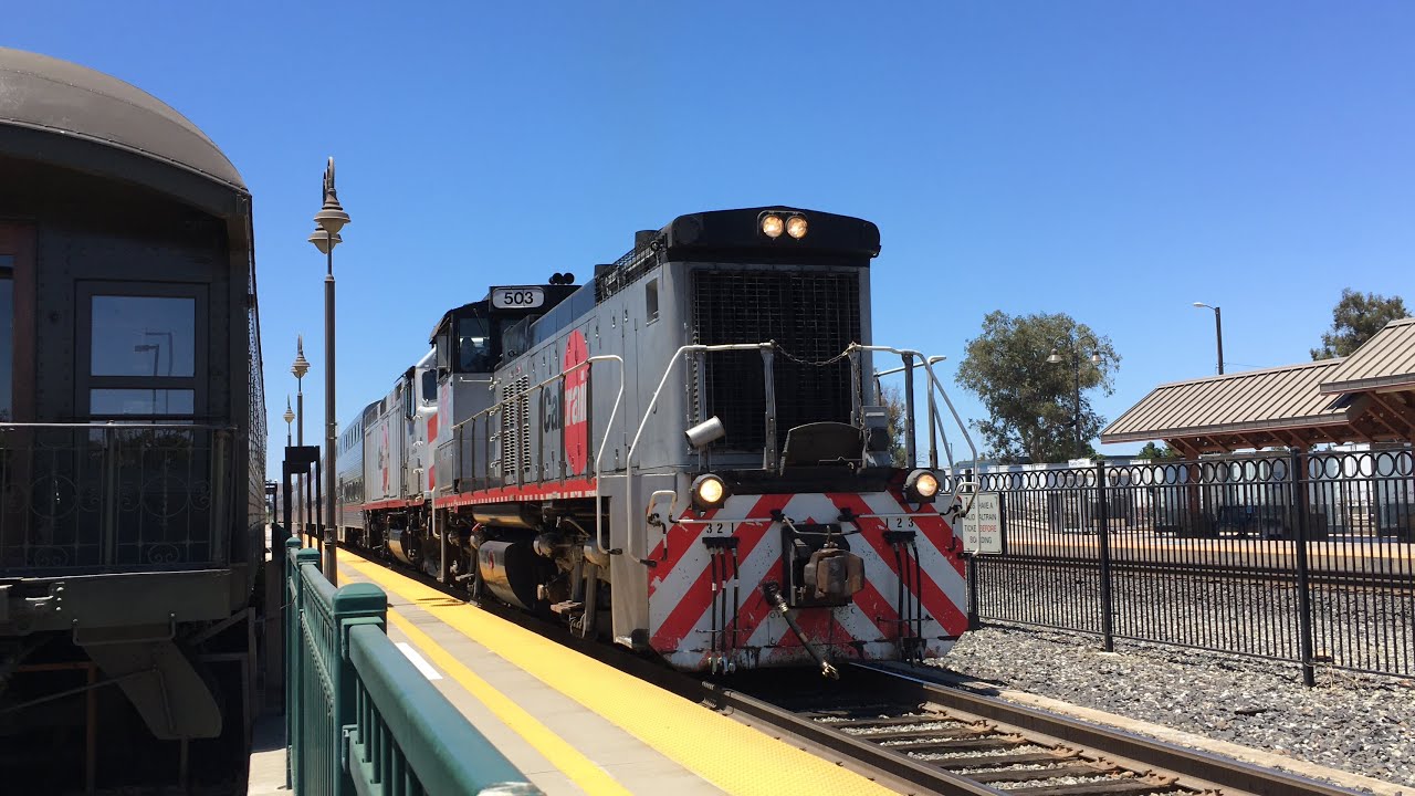 Caltrain JPBX 503 Leads a Train set with Broken JPBX 903 - Santa Clara ...