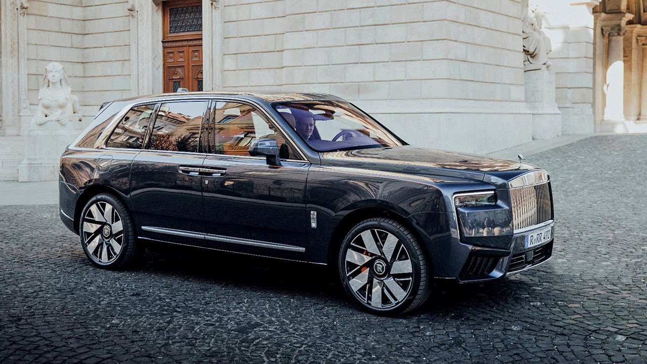 Rolls-Royce Cullinan Series II at the Opera / #waftability #operahouse ...