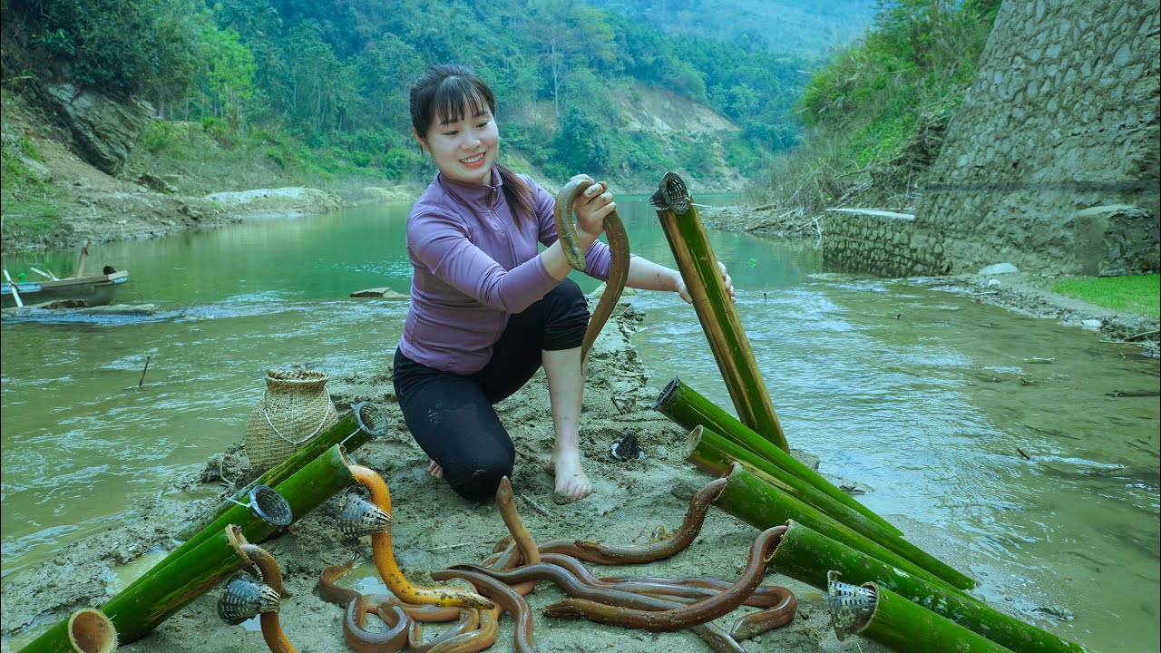 Life on the Lake: How to Catch Eels in Freshwater - YouTube