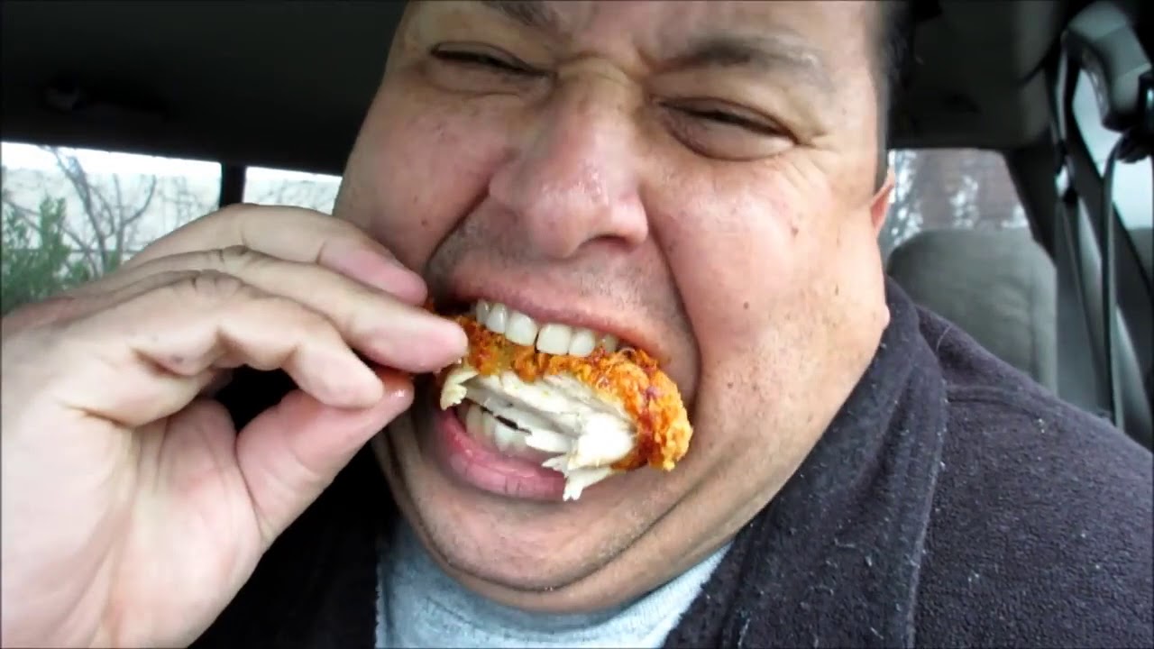 Joey eating all Nashville hot chicken in reverse. - YouTube