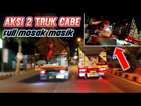 Ngeri!!! 2 truk cabe saling kejar kejaran//oleng sampai ban depan ngangkat...............