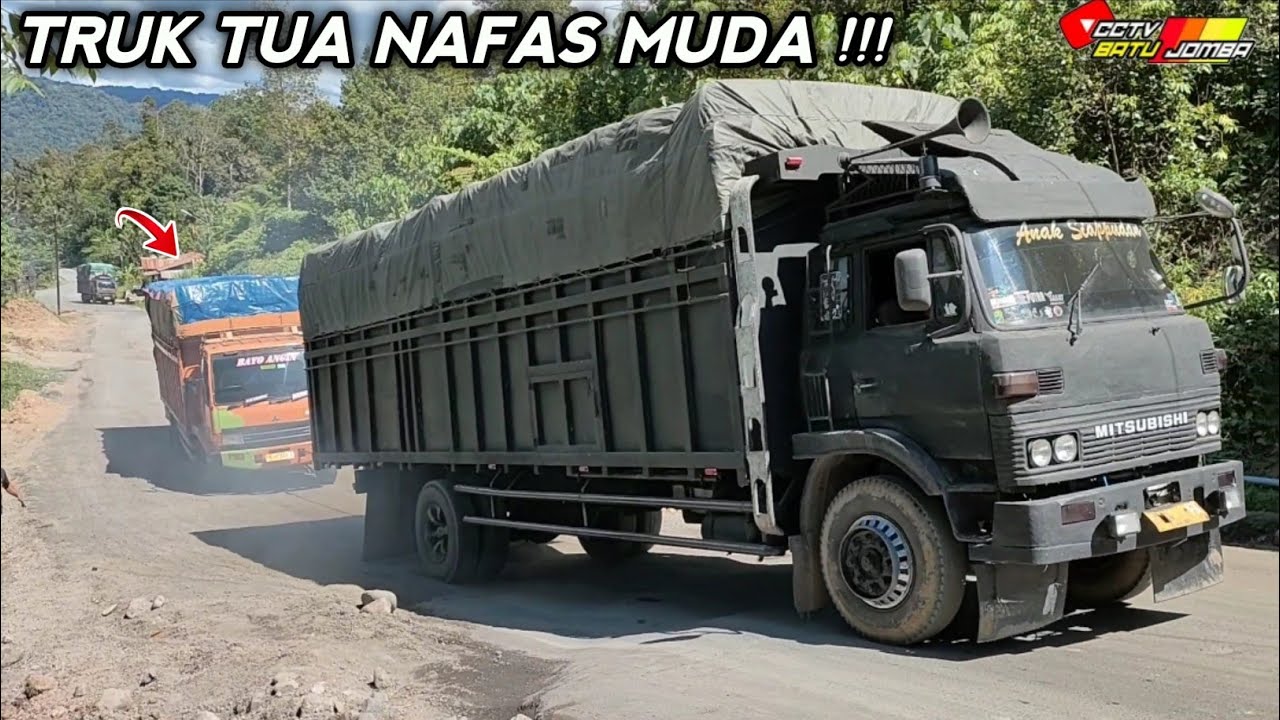 Luar Biasa Truk Goprak Tenaga Badak Menarik 4 Truk Berat Di Tanjakan ...