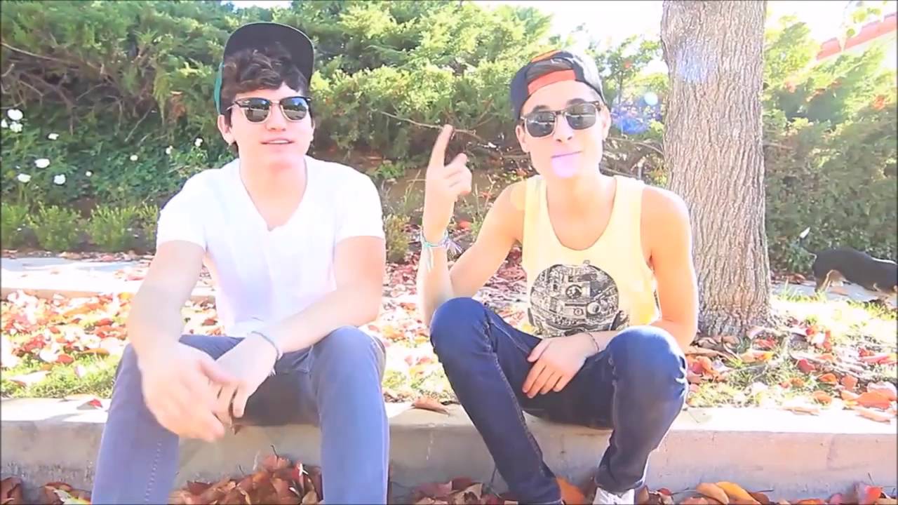 Jc Caylen and Kian Lawley lip syncing to Mkto song 'Classic'. - YouTube