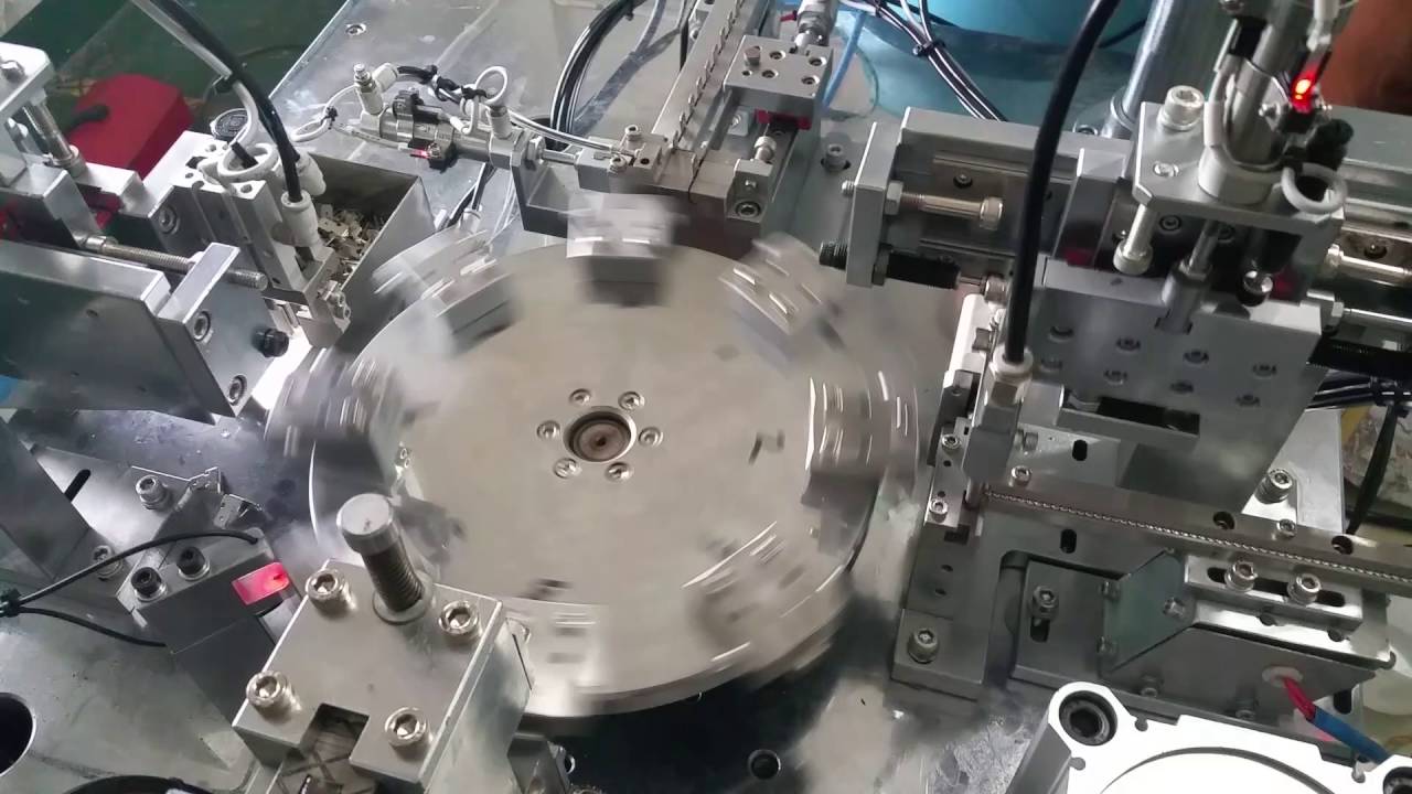Autoamtic Silver Contact Riveting Machine - YouTube