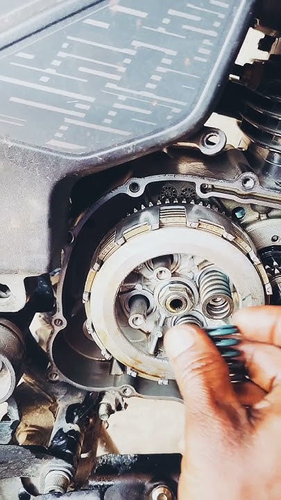 how to change clutch plate - YouTube