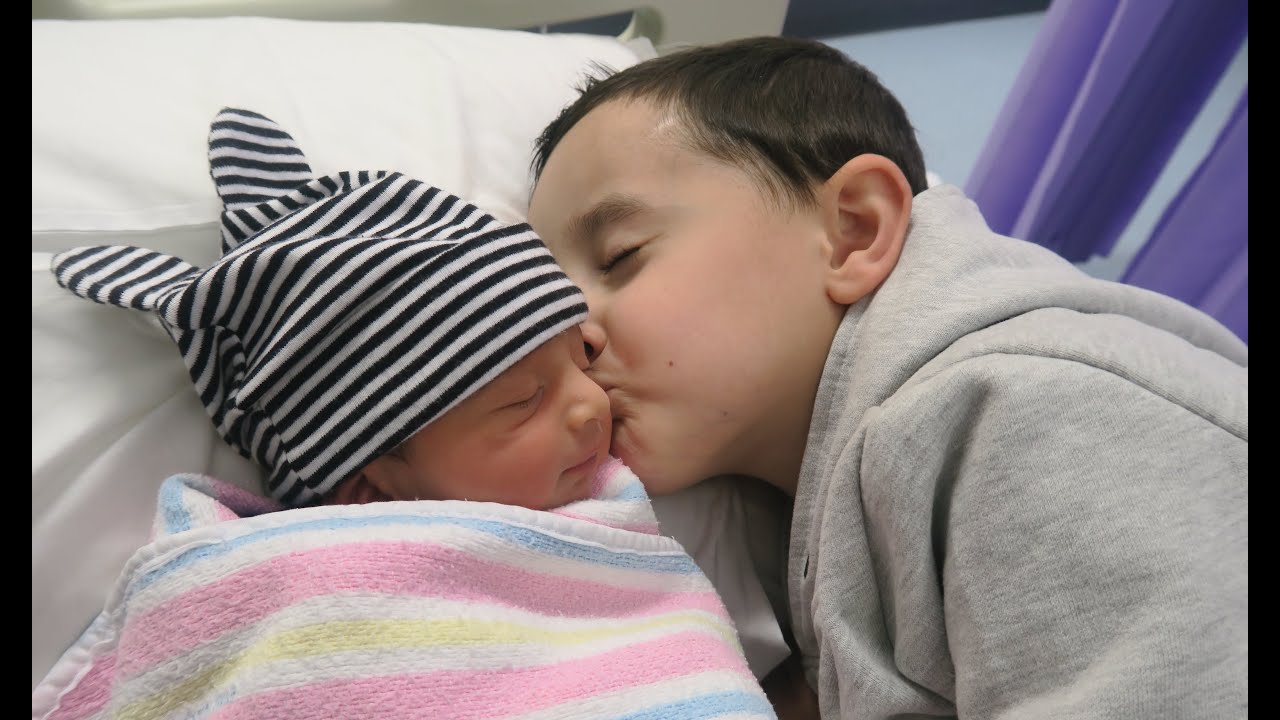 BIG BROTHER JACOB MEETING HIS NEWBORN BROTHER ISAAC! - YouTube