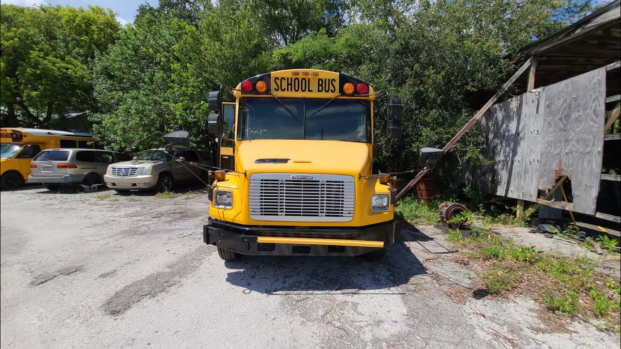 Super Short 1999 Freightliner School Bus - YouTube
