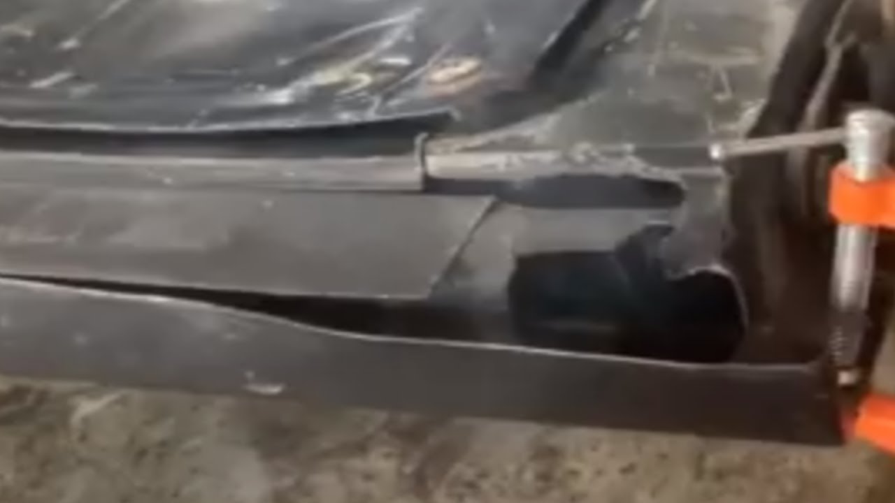 Fixing Broken Tacoma Tailgate - YouTube