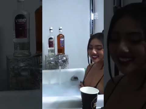 MANDI BARENG MELI3GP SUARANYA BIKIN TEGANG