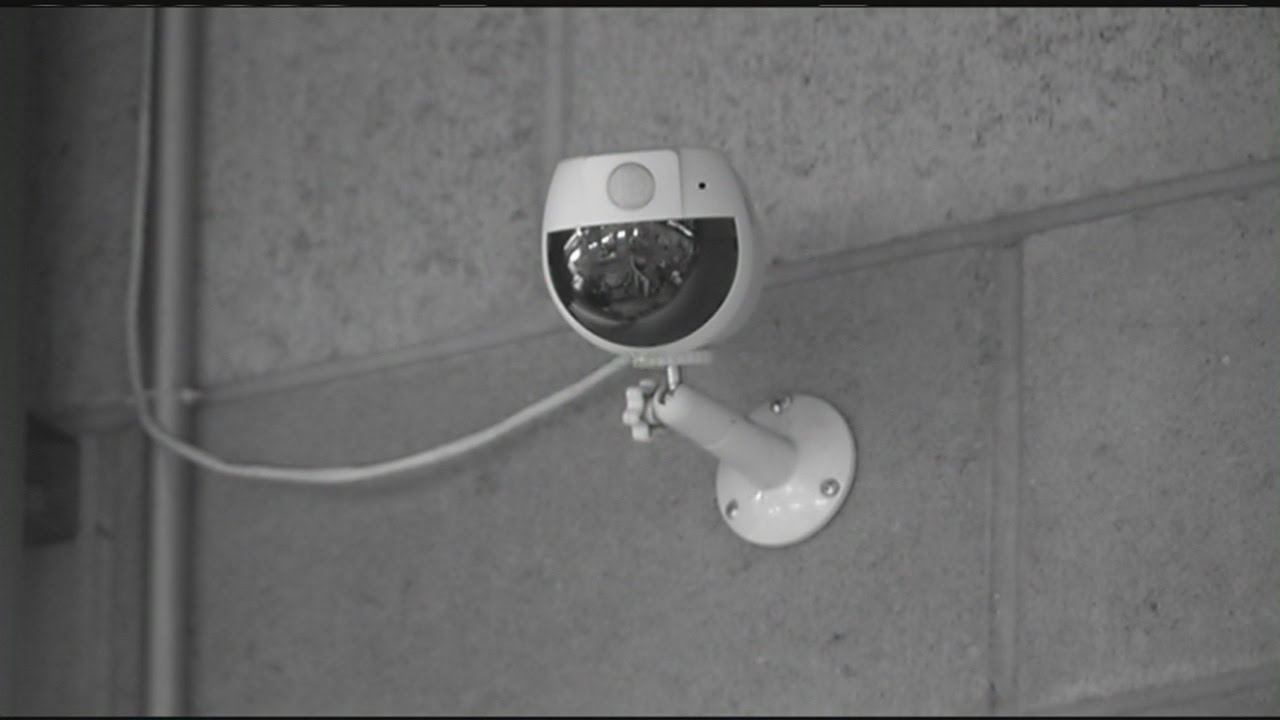 Private security camera feeds exposed online - YouTube