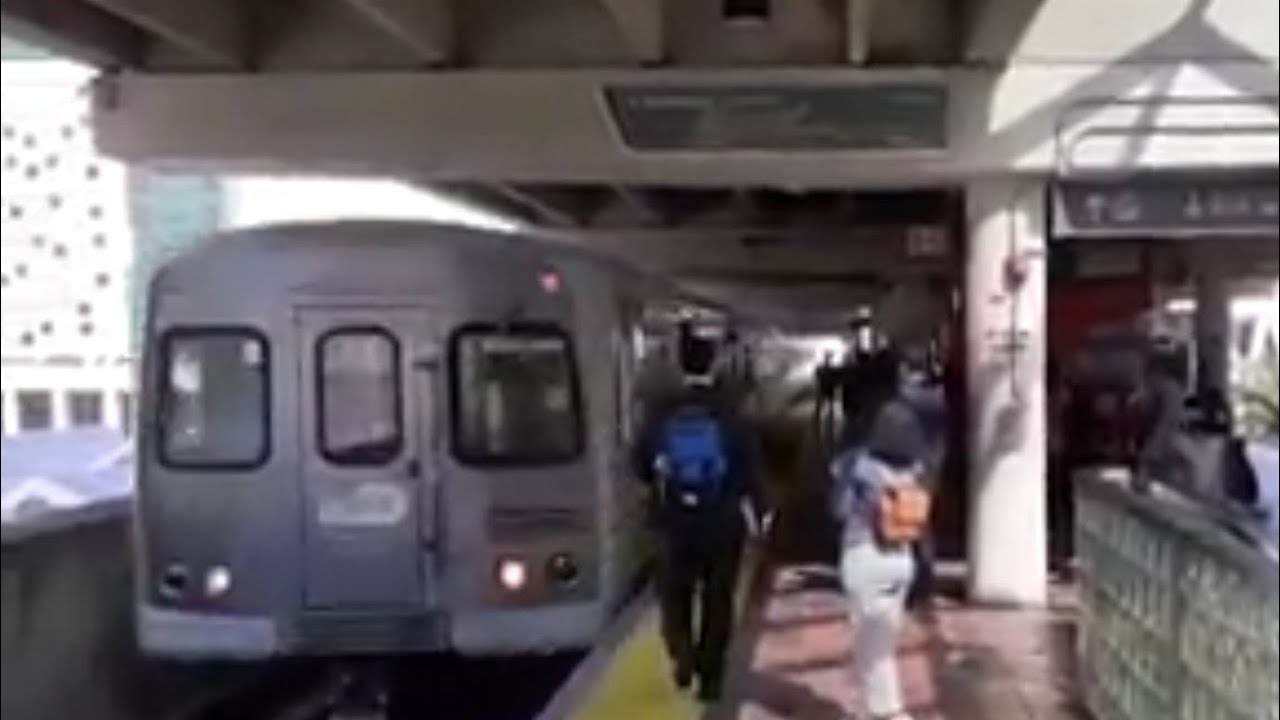 Miami Metrorail Southbound Green Line train arriving and departing at ...
