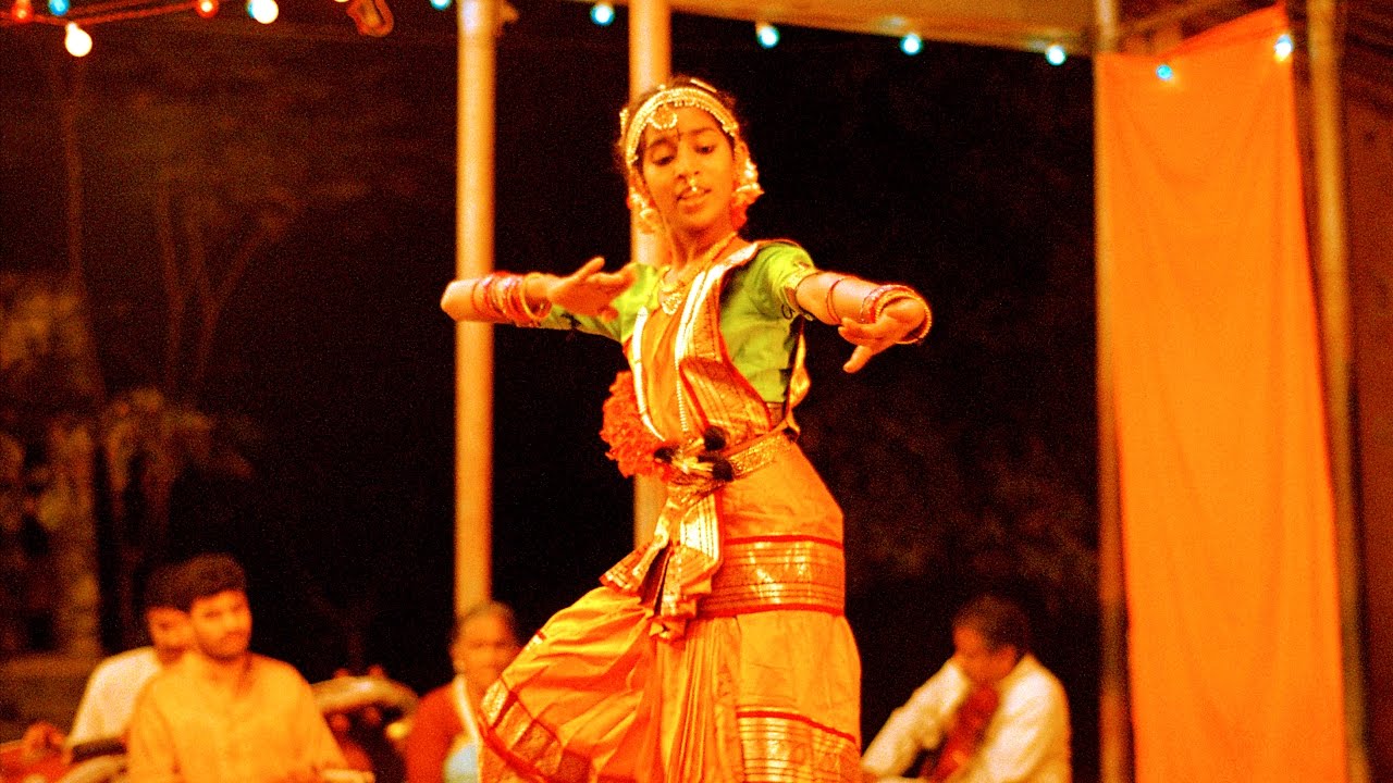 Vanaja triler (značilen indijski film) s slovenskimi podnapisi ...