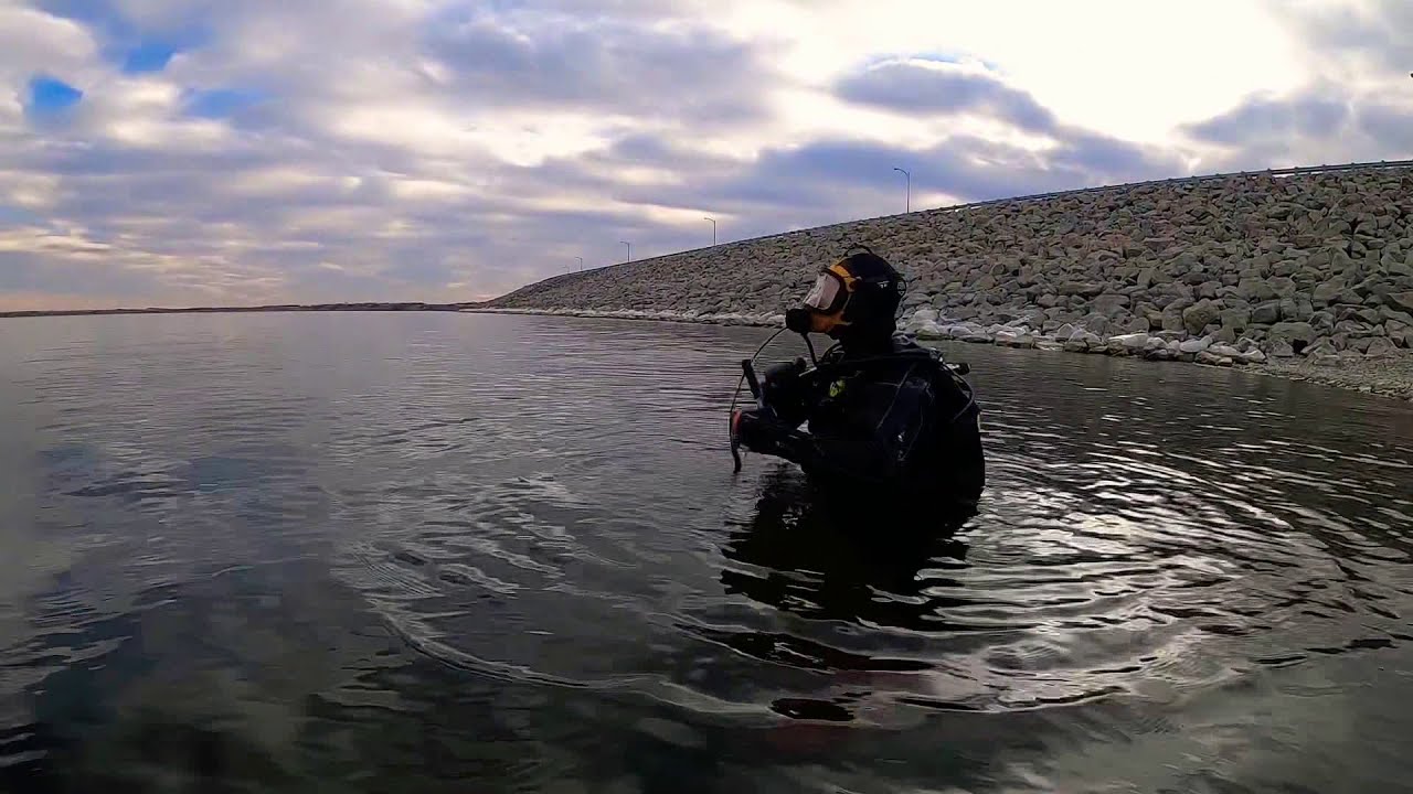 Lake Sakakawea winter scuba diving - YouTube