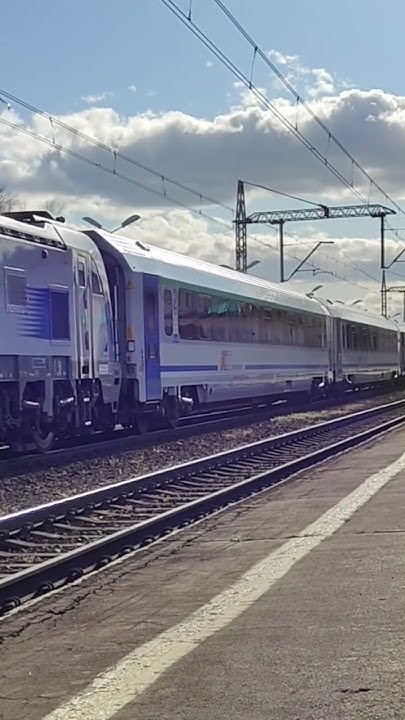 Nadrabianie strat w galerii 41/60. Odjazd EU200-008 z EIC „Bolesław Prus”. - YouTube